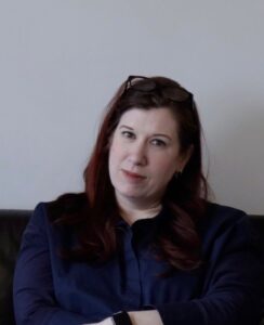 Victoria Thomas - Picker